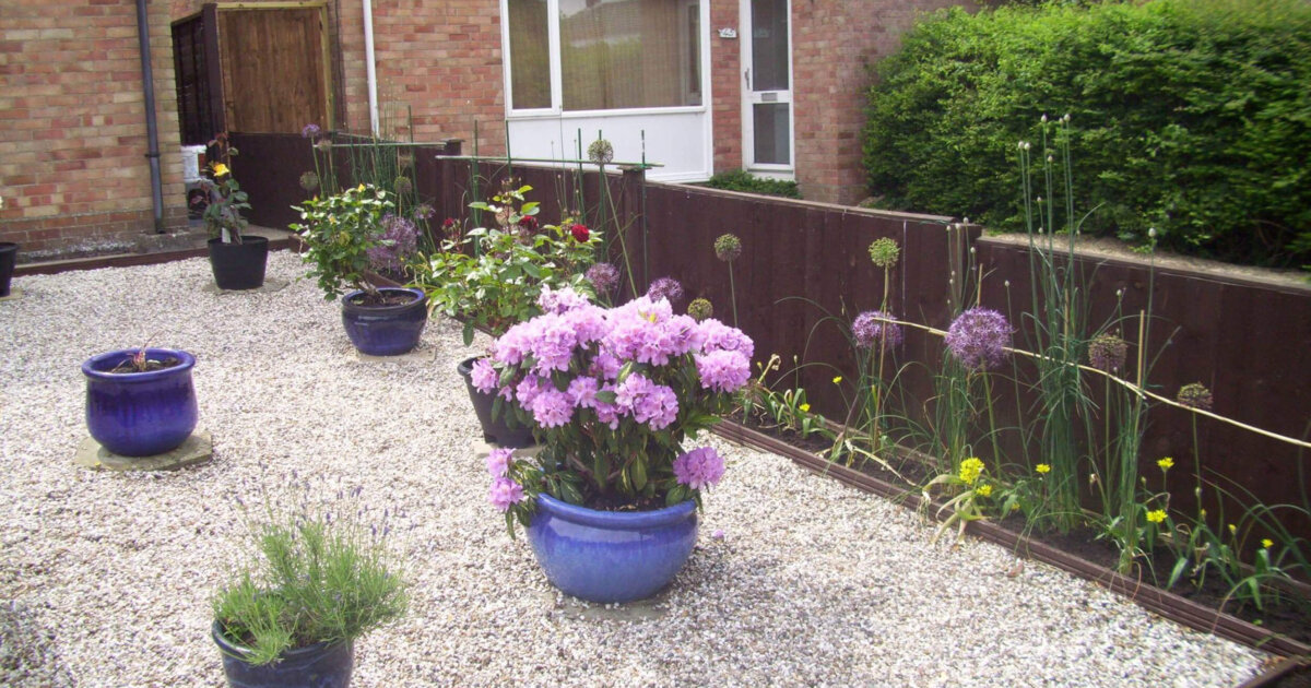 Bury’s Secret Gardens – Les Hopton – eXplore Bury St Edmunds!